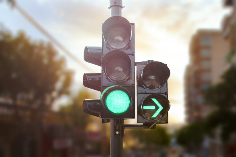 Como é definido o tempo do semáforo? - Summit Mobilidade